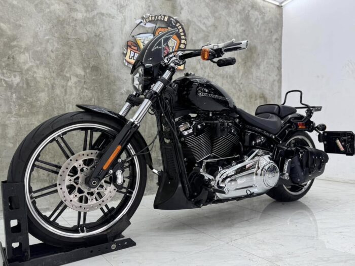 Harley Davidson Breakout 2020 » Phookha Garage